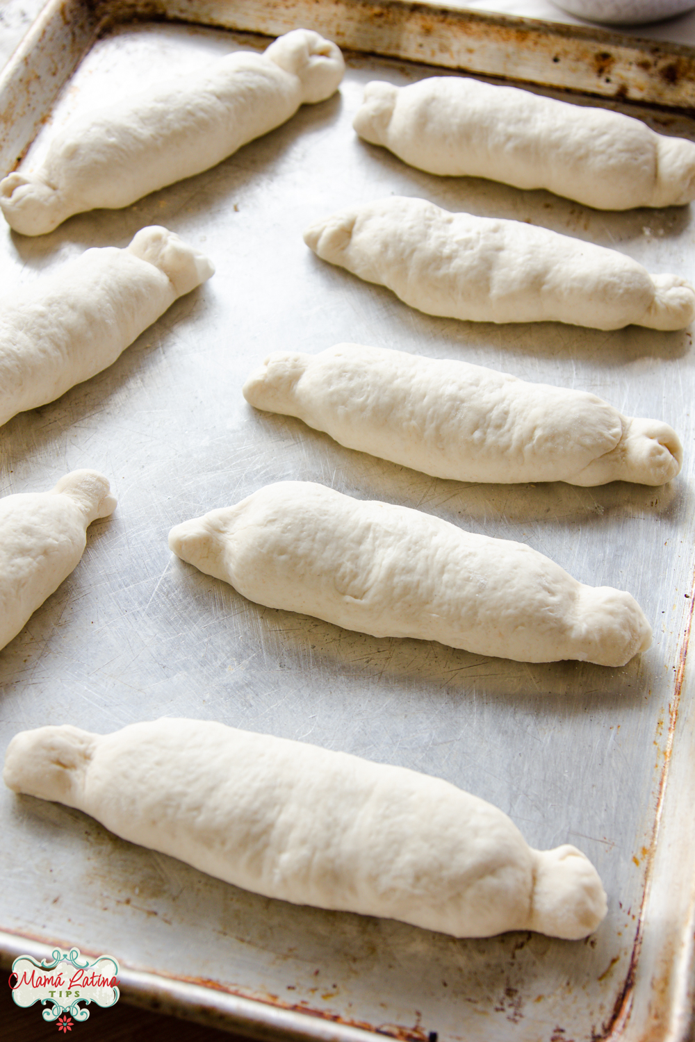 Receta Fácil de Bolillos Caseros • Mama Latina Tips