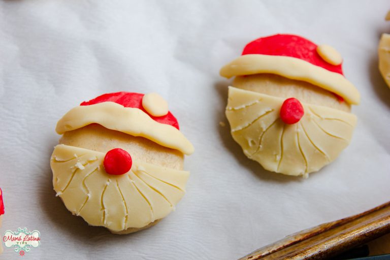 Santa Claus Concha Recipe • Mama Latina Tips