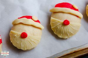 Santa Claus Concha Recipe • Mama Latina Tips