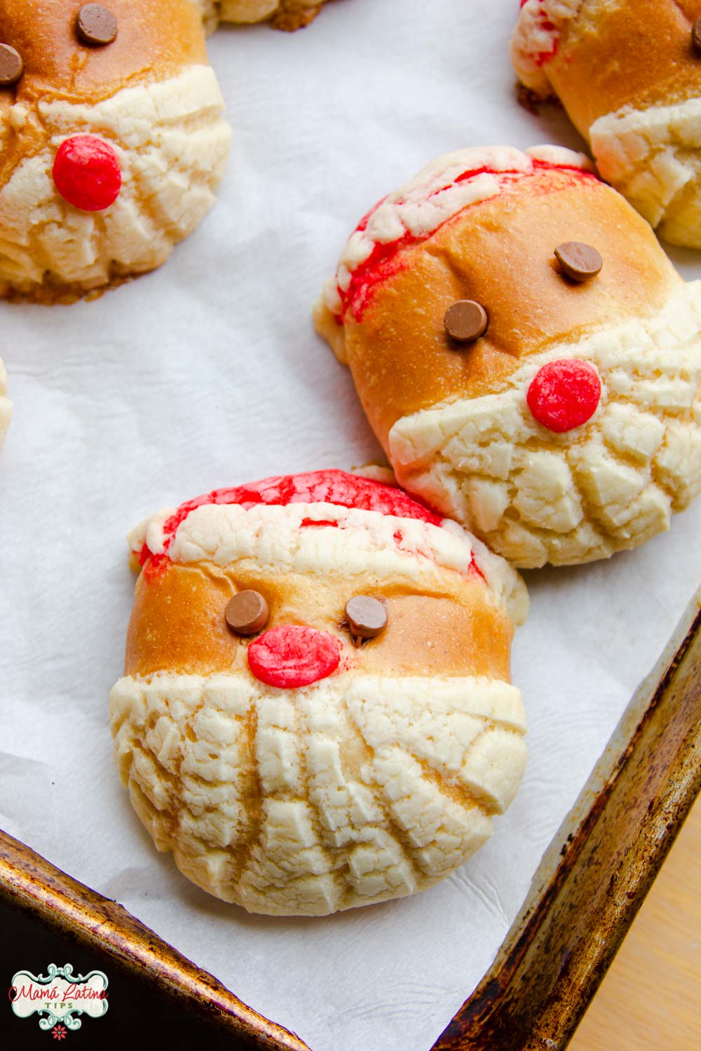 Santa Claus Concha Recipe • Mama Latina Tips