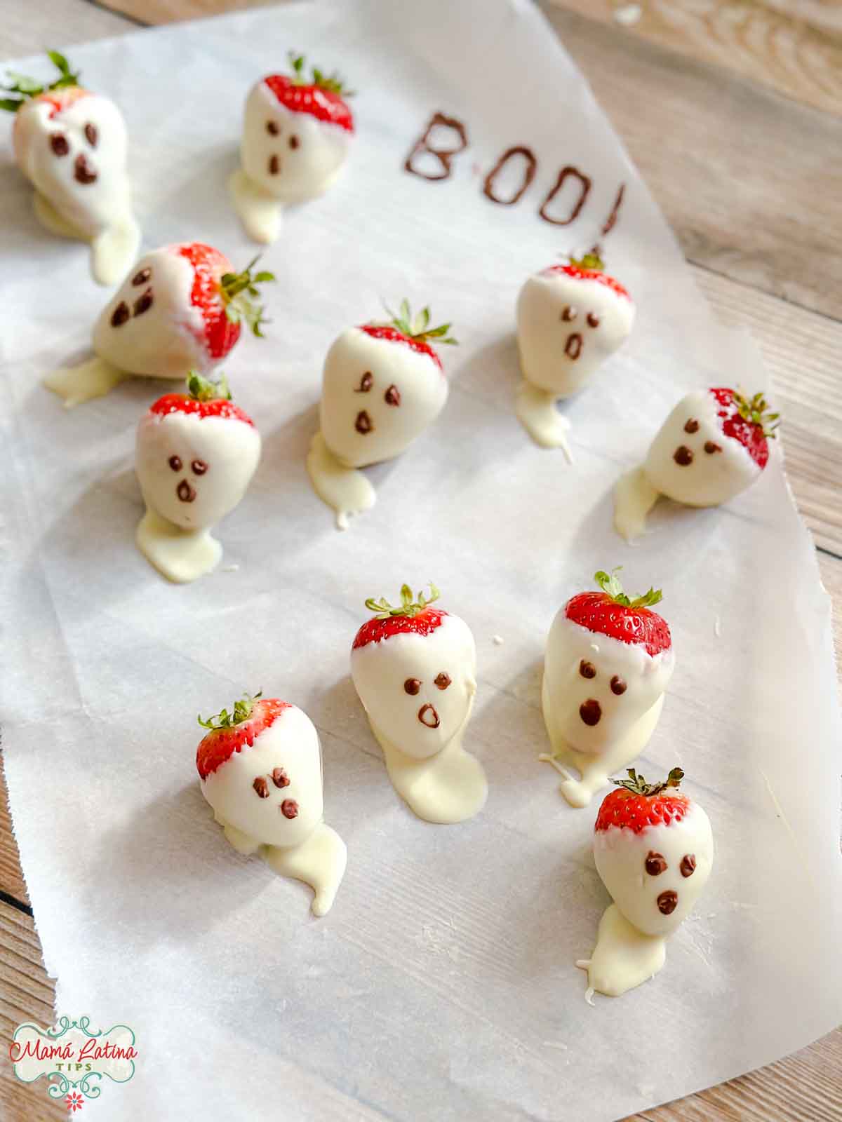 How to Make Strawberry Ghosts for Halloween • Mama Latina Tips